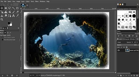 How To Blur The Edges Of A Photo Easily Without Photoshop