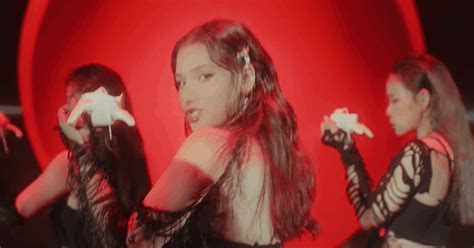 Myra Trần Lột Xác Với Nhạc Dance Khoe Vũ đạo Bị So Với Tóc Tiên