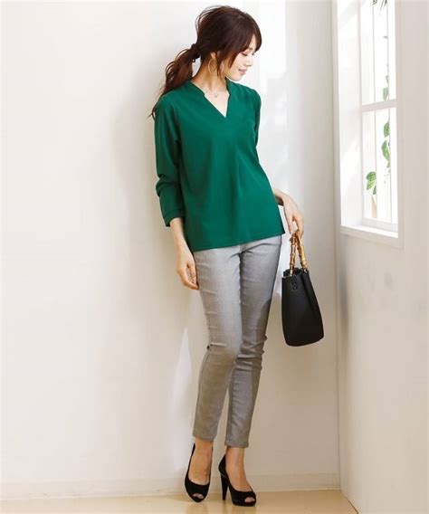 สีเขียวกำลังมาแรง มามิกซ์เสื้อสีเขียวในตู้ให้แมทช์ได้ลุค
