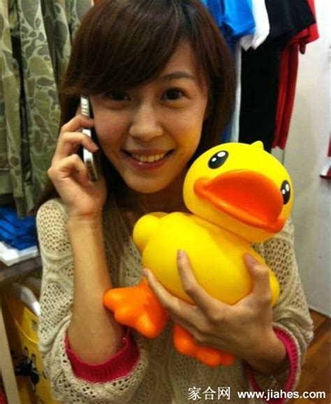 大眼萌妹子李金铭私房照李金铭明星写真网