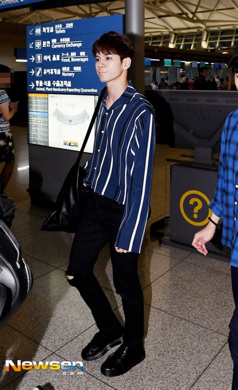 포토엔hd 워너원 옹성우 ‘훤칠한 기럭지 손에 잡히는 뉴스 눈에 보이는 뉴스 뉴스엔