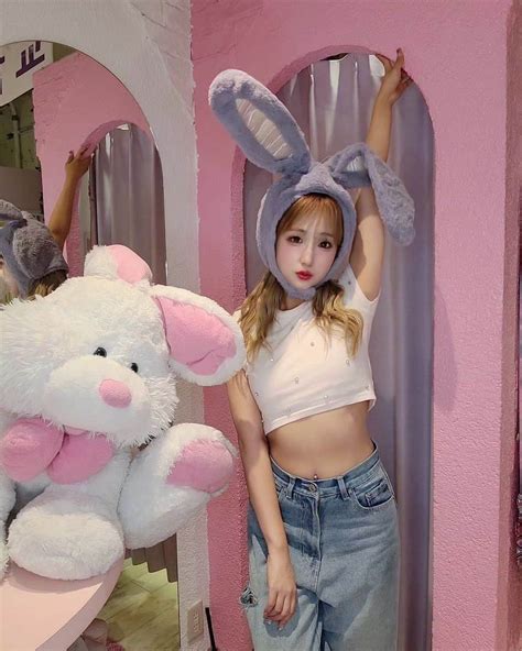 黛実希さんのインスタグラム写真 黛実希instagram「8월🐰🌻🩵🩷여름이네👶🏻🌞 みんなは夏らしいことするの〜 Candy