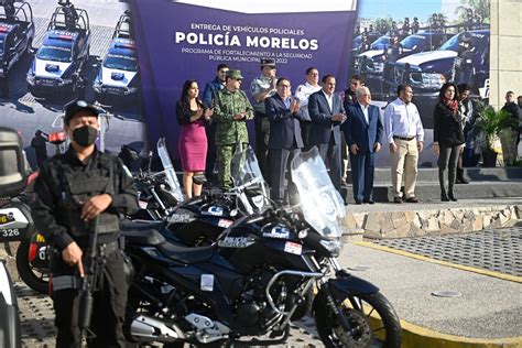 Entrega Cuauhtémoc Blanco patrullas a municipios de la Región Oriente y Sur