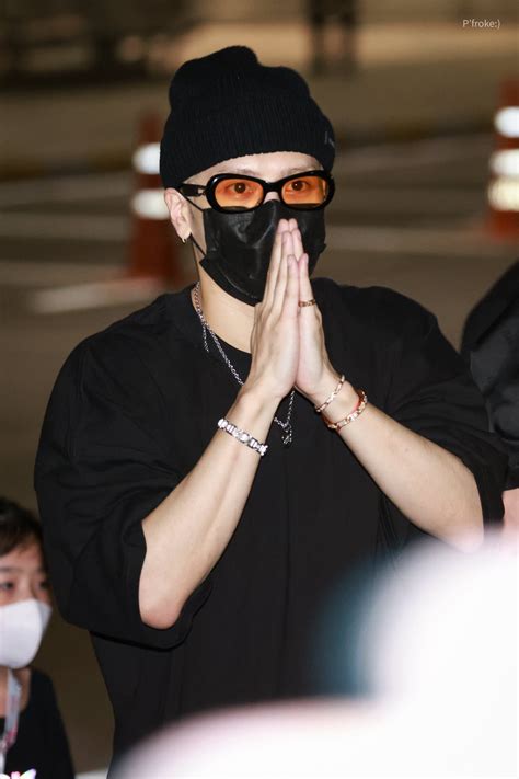 แฟนคลับเพียบ แจ็คสัน หวัง เดินทางมาถึงประเทศไทยแล้ว