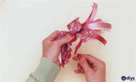 How To Make A Ribbon Bow In Easy Steps For Wreaths Or Gifts