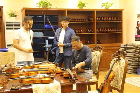 曹氏提琴 小提琴面板纹路是密纹好还是疏纹的好？