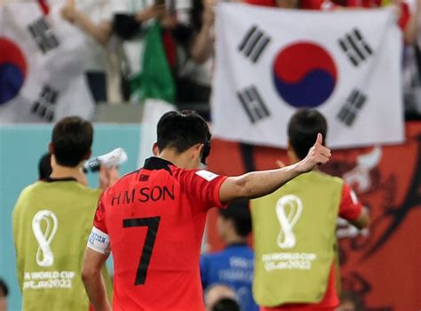 함께 이겨 8강서 만나성숙해진 한일 경쟁의식도 확인 아시아경제