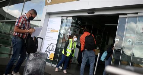 Flujo de colombianos que viajan hacia el exterior alcanzó los niveles de antes de la pandemia
