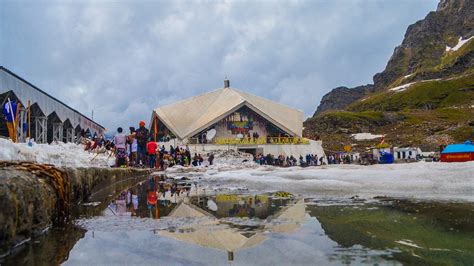 Why You Must Visit Valley Of Flowers Once In A Lifetime