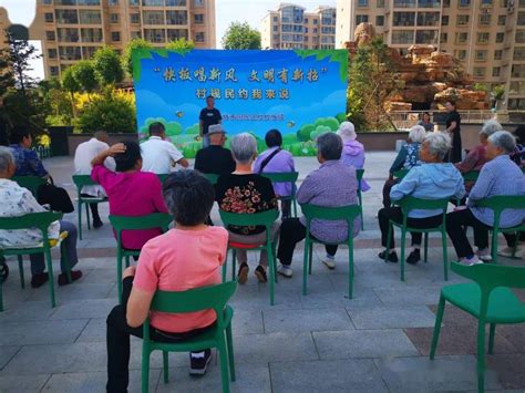 人大代表助推村规民约，践行社会新风尚宣传文明群众