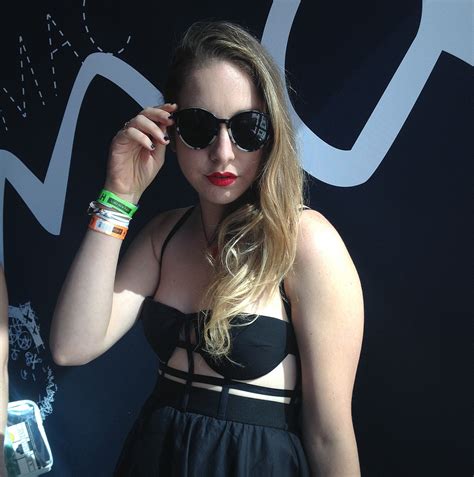 Este Haim Pictures 84 Images