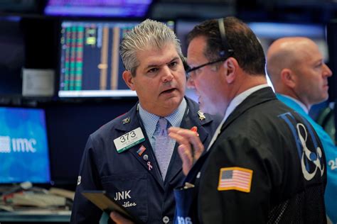 Global Markets Plunge As Trump Tariff Threats Reignite Fears Of Long