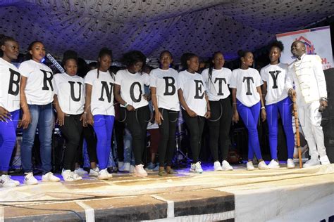 Abantu Balaze Bruno Betty Omukwano Mu Kivvulu Kye Kyeyatuunye The Best