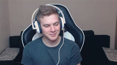 Pr B Lj Meg Nem Nevetni Youtube