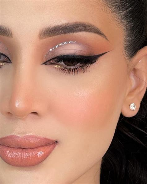Pin By Maria Lucrecia On Makeup Quincenera Makeup Eye Makeup Simple