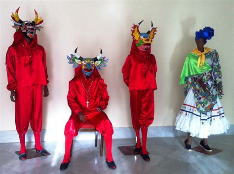 Exposición De Trajes Típicos Venezolanos Parlamento De Canarias