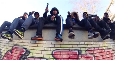 Un Clip De Rap Met En Sc Ne Des Coll Giens Arm S Lib Ration