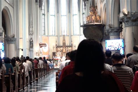 Rayakan Natal 2022 Ribuan Jemaat Ikuti Misa Pontifikal Di Katedral