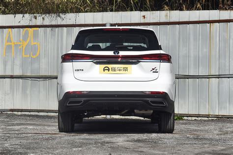 长安x7 Plus 2024款 1 5t 手动舒享型5座图片 长安 5 52张图片 汽车外观图库 懂车帝