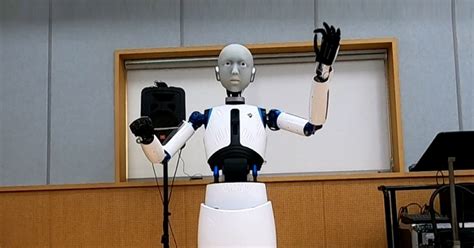 지휘봉 잡은 안드로이드…로봇의 계산 과 인간의 감각 뭉쳤다