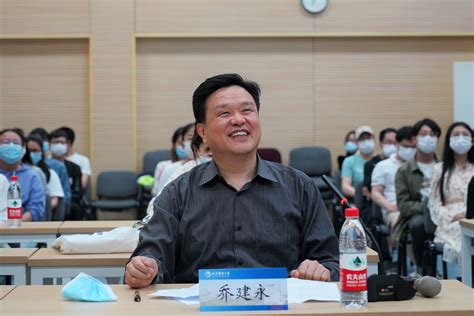 袁亚湘院士应邀为我校研究生作学术交流讲座 北京邮电大学理学院