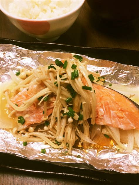 旬を食べよう！鮭のホイル蒸し By ★空耳ママ〜★ 【クックパッド】 簡単おいしいみんなのレシピが357万品