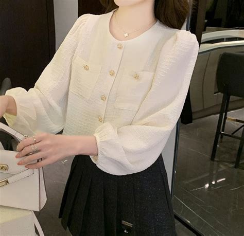 Yy 여성 크롭 블라우스 골드 버튼 셔츠 패턴 노카라 라운드넥 퍼프 셔링 우아 페미닌 러블리 데일리 캐주얼 스타일 패션