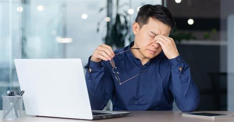 직장인 10명 중 8명이 앓고 있는 질병 Top 7
