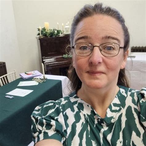 Matching The Colour Scheme Of A Wedding Wedding Friends