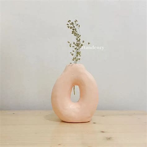 Ilo Vase Vas Bunga Mini Estetik Galeri Diposting Oleh Home Sweet Home Lemon8