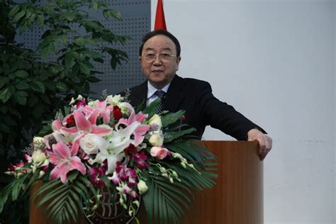 兼职特聘教授李伯虎院士聘任仪式暨钱宝均讲座隆重举行