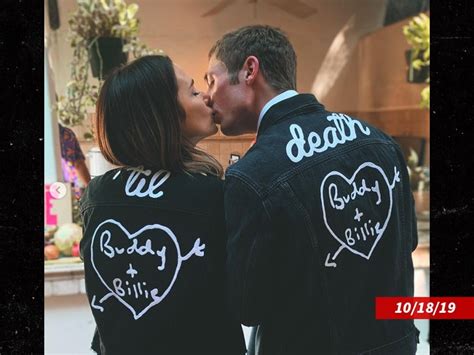 The Bear Star Jeremy Allen Whites Wife Addison Timlin Files For