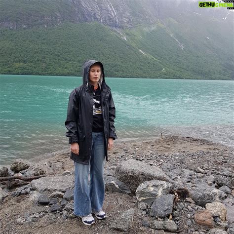 Emma Bones Wiki Biography Age Gallery Spouse And More