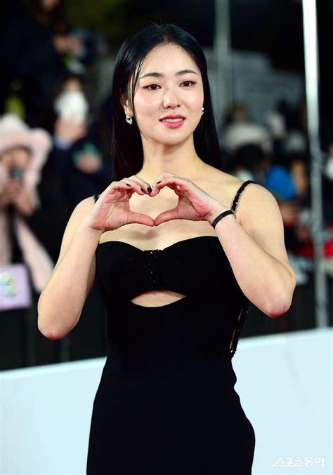 전여빈 시크한 블랙 하트 [포토]｜스포츠동아