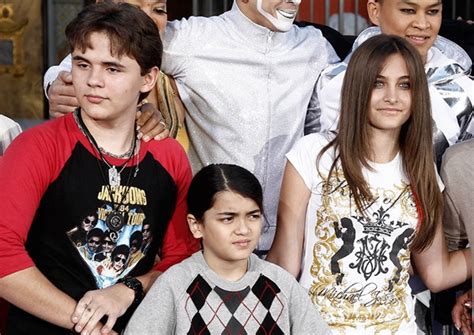 Дети Майкла Джексона фото сейчас 2019 и в детстве