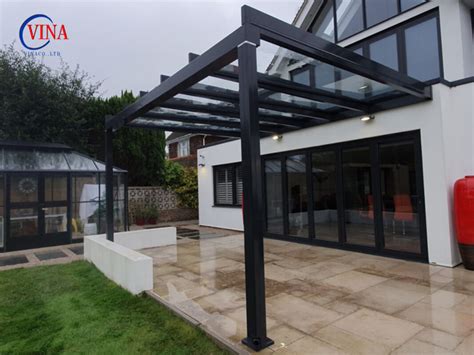 Thi công mái che bằng tấm nhựa polycarbonate cao cấp maichevietnhat