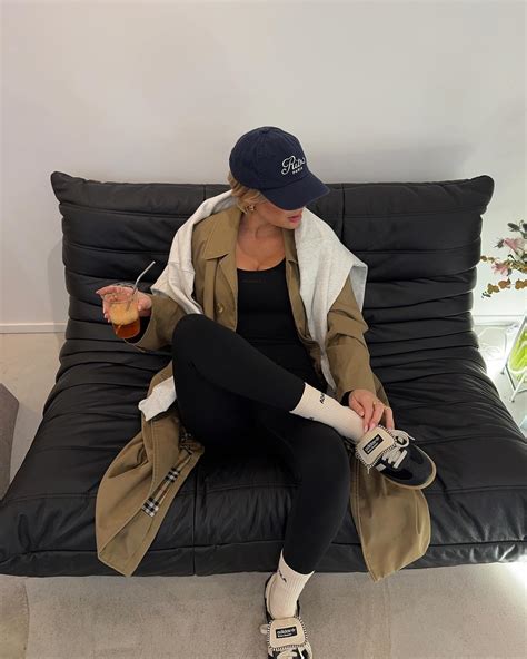 패션 And 스타일 Fashion And Style 옷잘러 조합 셔츠에 니트 더하기 니트코디 셔츠코디 셔츠룩 미니멀코디 코디조합 패션트렌드 Instagram