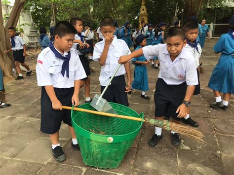 ครูและนักเรียนโรงเรียนวัดโสดาป โรงเรียนวัดโสดาประดิษฐาราม