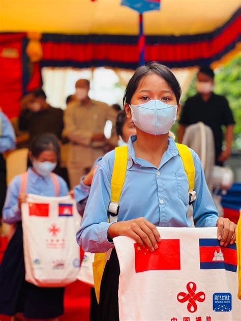 中国－柬埔寨“健康爱心包”项目启动