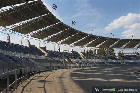 Wizyta zawodników na stadionie Orła galeria WP SportoweFakty