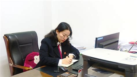 感人！最美媳妇18年如一日照料婆婆：婆婆就是亲妈！