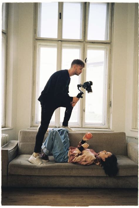 Barbara Weiss Ako Diva V Novom Klipe K Singlu Heartbeat