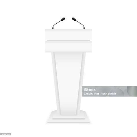마이크와 흰색 연단 트리뷴 흰색 배경에 고립 된 나무 무대 연설가를위한 빈 로스트럼 연설 강의 세미나 컨퍼런스 토론을위한 받침대 스피커용 마이크 벡터 마이크에 대한 스톡