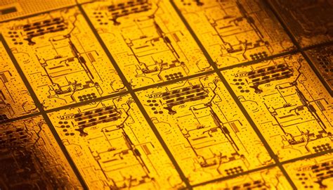 I Got An Early Look At Intels Glass Packaging Tech For Faster Chips Cnet