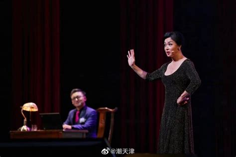 昨晚的天津大剧院，金星带来剧场版《金星脱口秀》，聊生活