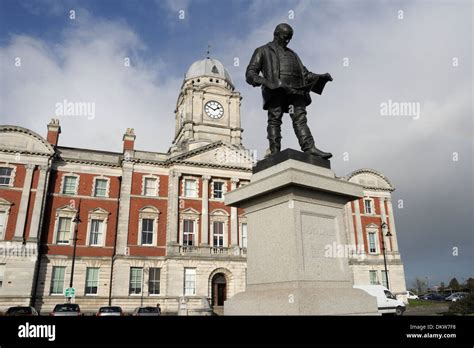 Barry Docks Office With Statue Of David Davies The Founder Of Barry