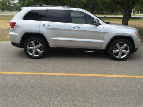 2011 Jeep Grand Cherokee Overland Hemi V8 5 7l Engine Panoramic Sunroof
