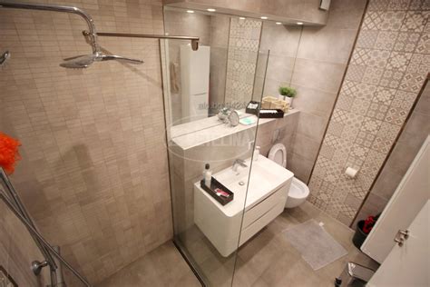 Бургас Изключителен тристаен на площад Тройката В луксозно строителство Тристаен апартамент под