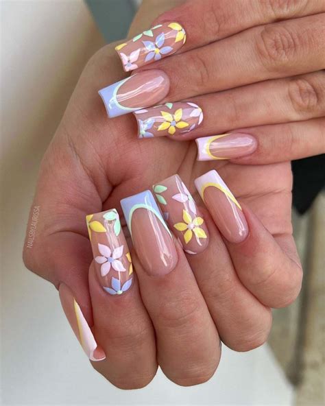 15 Blooming Gel Nail Art Designs For Stunning Looks