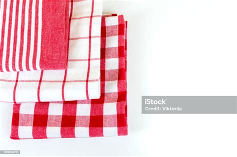 복사 공간이있는 빨간 테이블 천 주방 수건 깨끗한 접힌 피크닉 체크 무늬 천 전통에 대한 스톡 사진 및 기타 이미지 전통